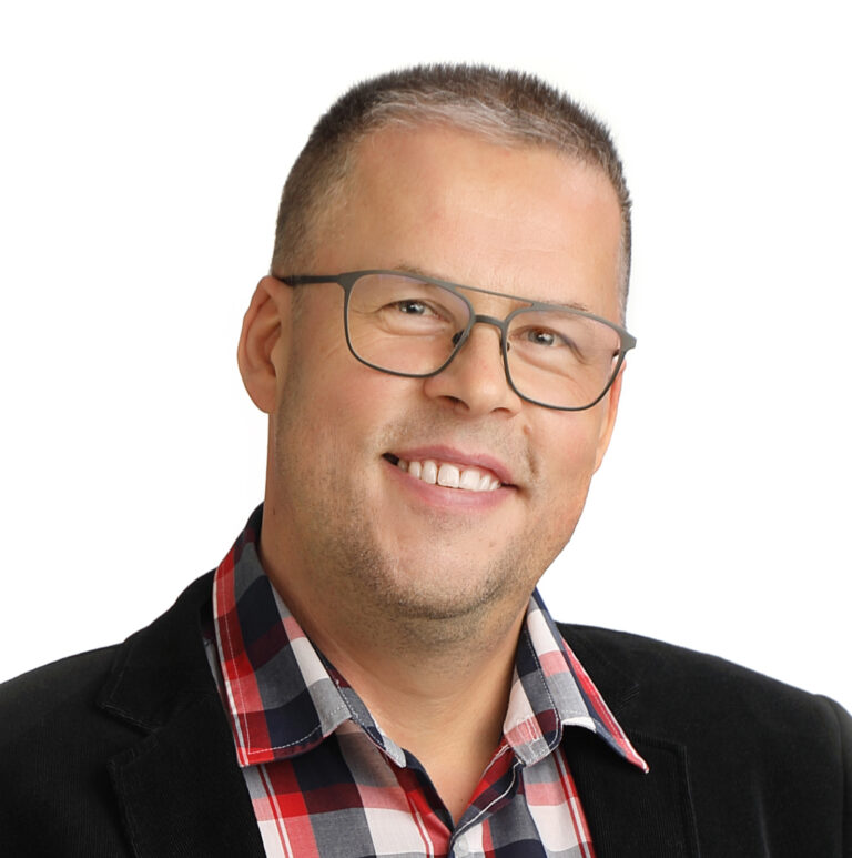 Ota yhteyttä henkilökuntaamme - KOSEK
